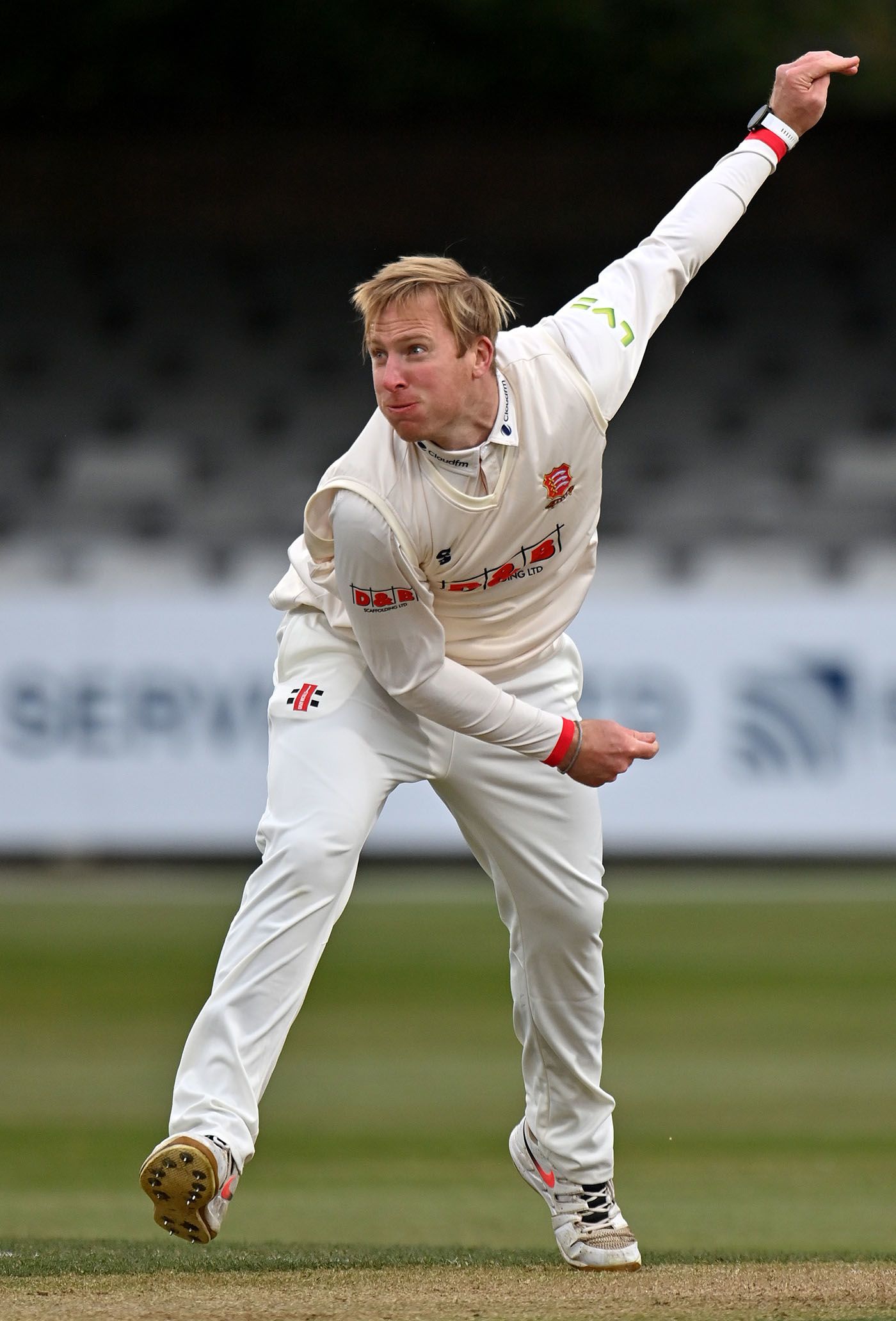 Simon Harmer in full flight | ESPNcricinfo.com