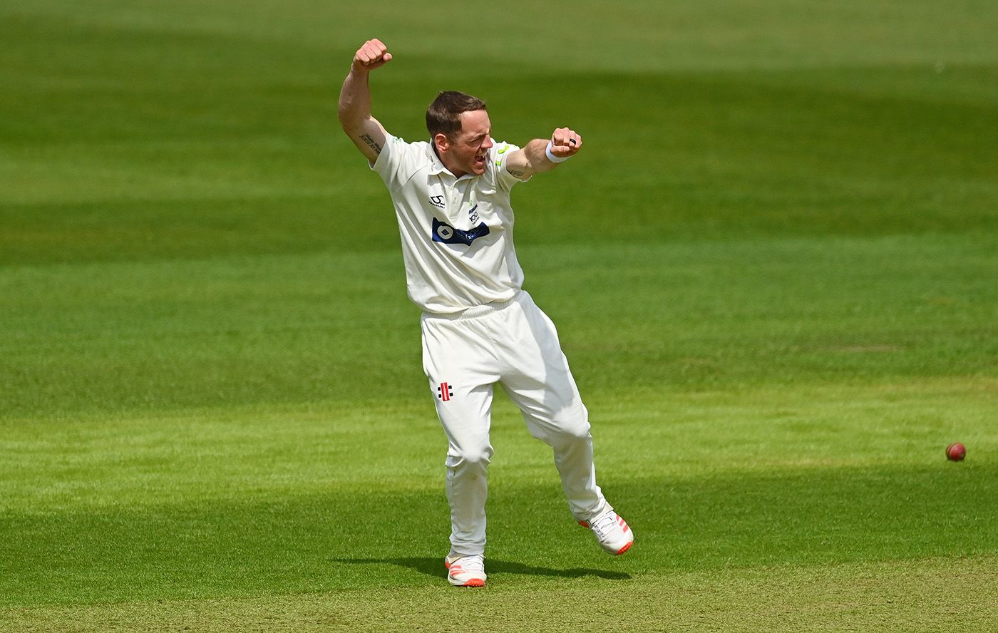 David Lloyd made inroads | ESPNcricinfo.com