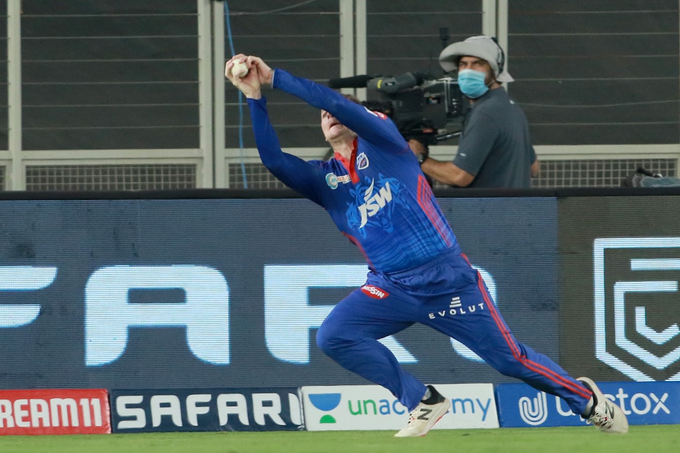 Steven Smith took a tumbling catch to send Eoin Morgan back for a duck | ESPNcricinfo.com