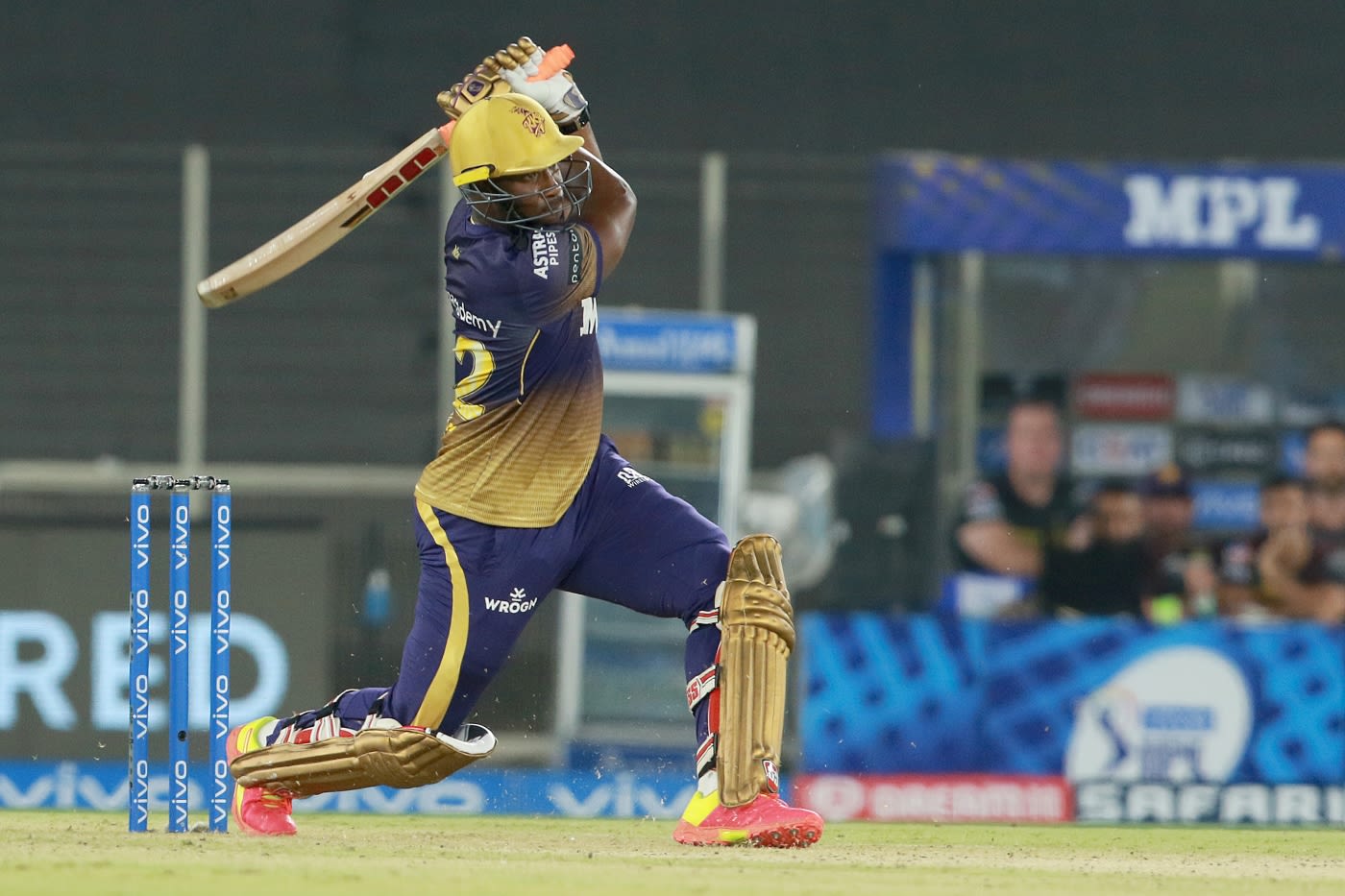 Andre Russell powers one away | ESPNcricinfo.com