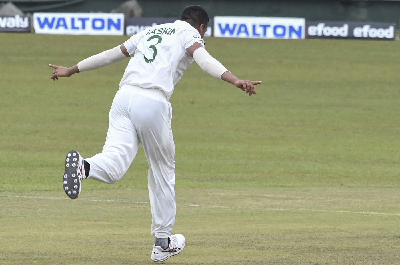 Taskin Ahmed sets off on a celebratory run | ESPNcricinfo.com