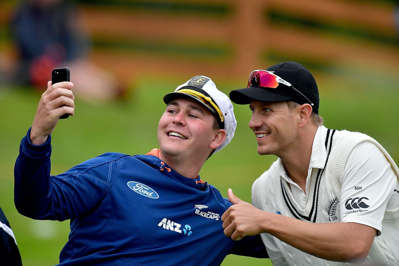 Neil Wagner takes time out for a selfie with a fan | ESPNcricinfo.com