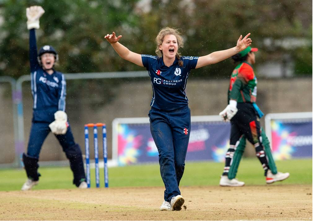 Kathryn Bryce appeals for a wicket | ESPNcricinfo.com