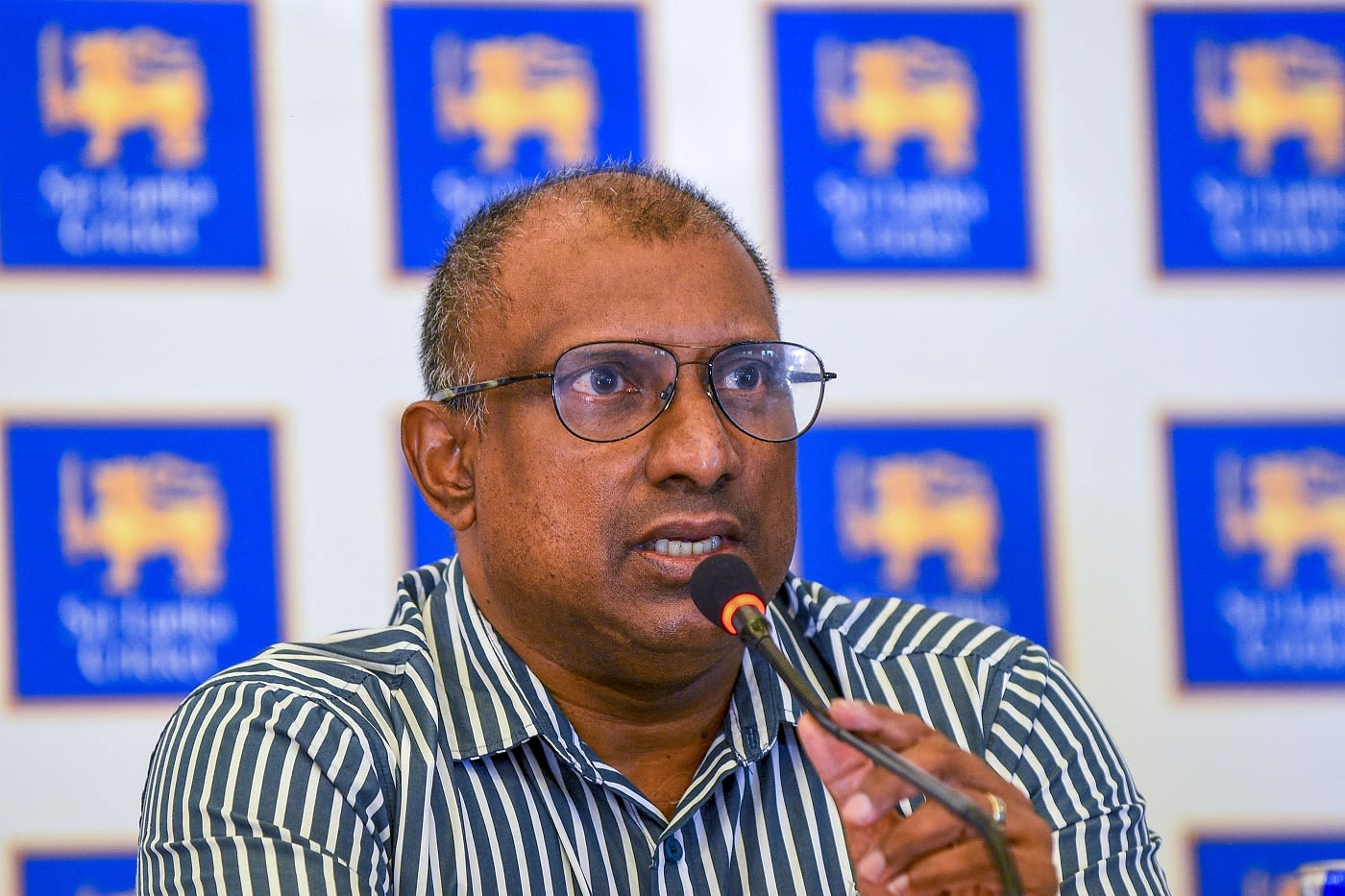 Aravinda de Silva speaks during a press conference | ESPNcricinfo.com