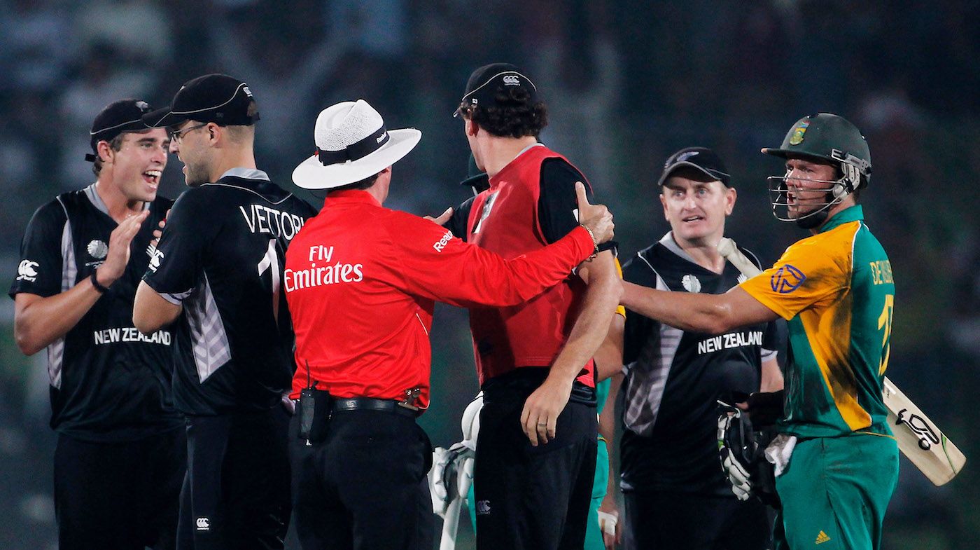 Kyle Mills, Scott Styris, AB de Villiers and Faf du Plessis get into an ... Kyle Mills, Scott Styris, AB de Villiers and Faf du Plessis get into an ...