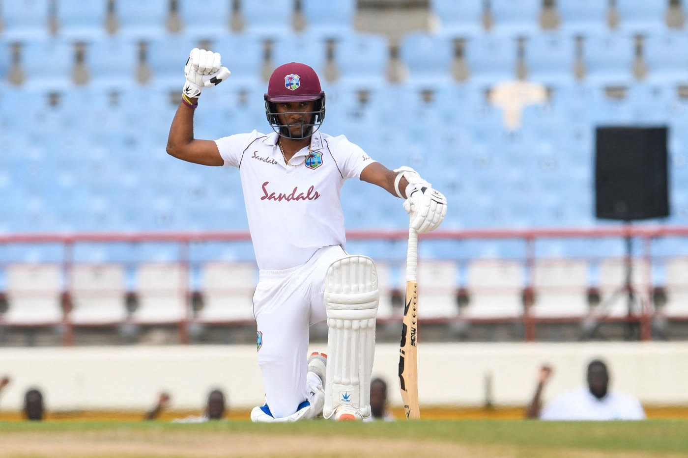 Kraigg Brathwaite takes a knee | ESPNcricinfo.com