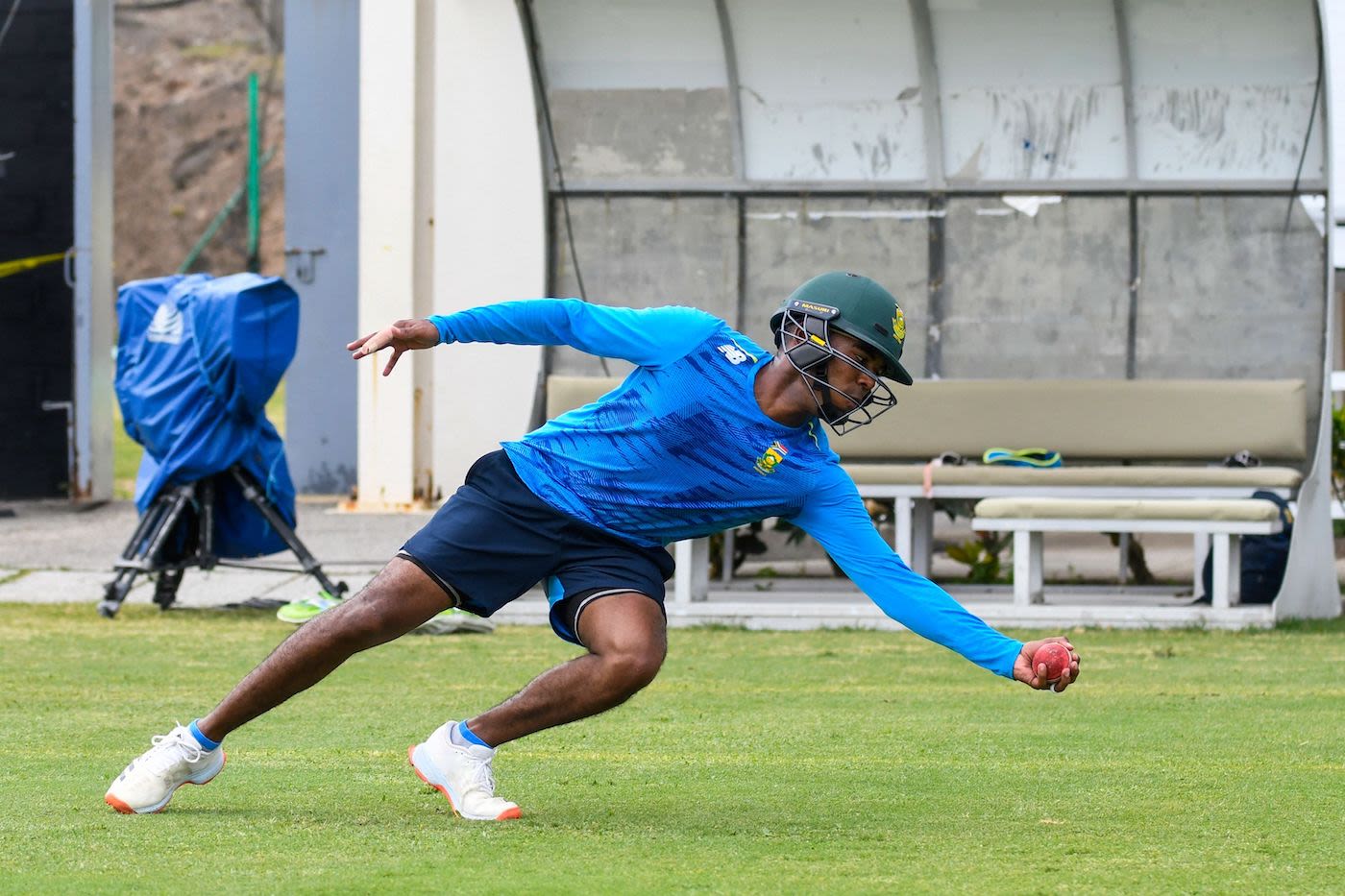 Keegan Petersen goes through a fielding drill | ESPNcricinfo.com