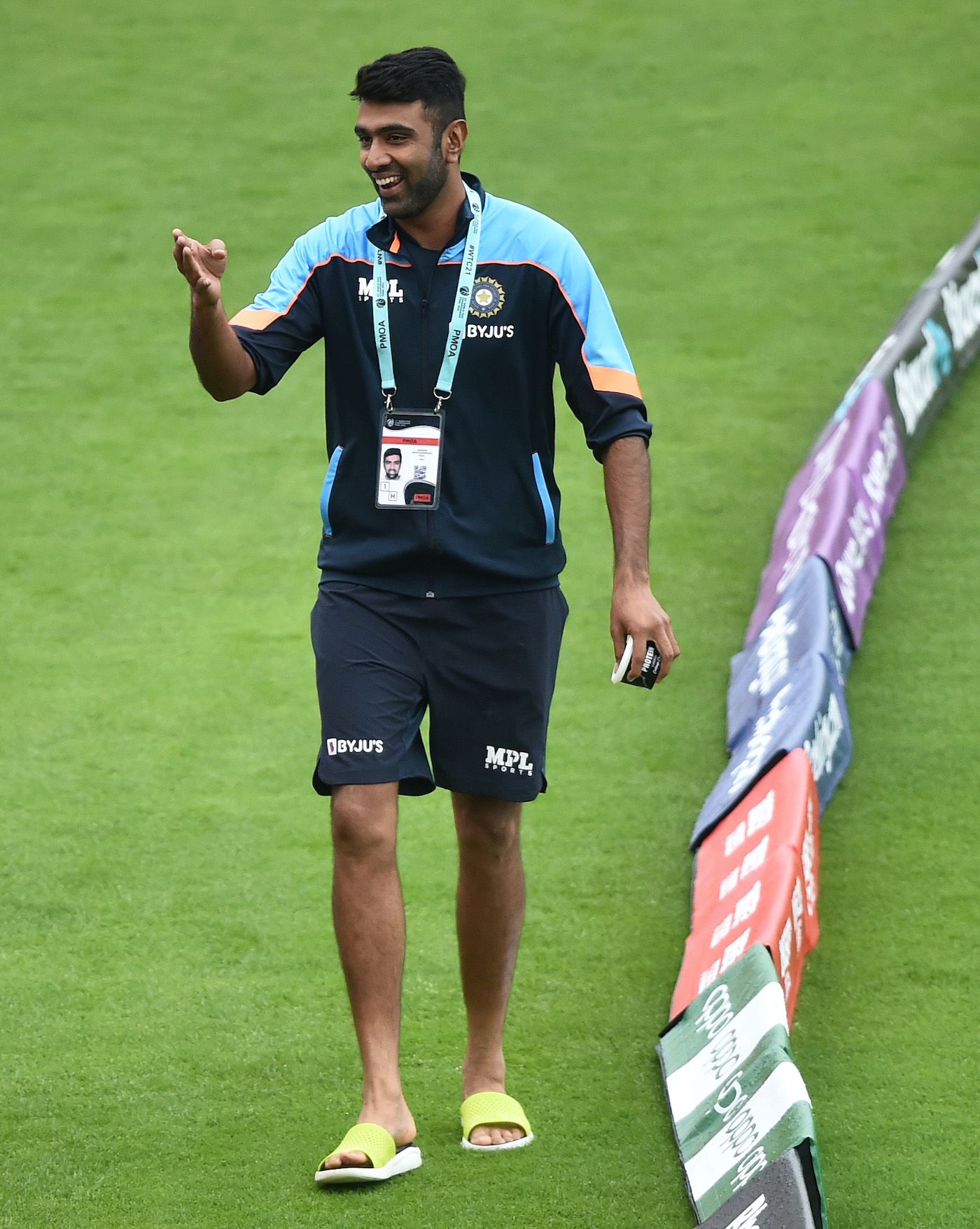 R Ashwin gestures from the boundary line | ESPNcricinfo.com