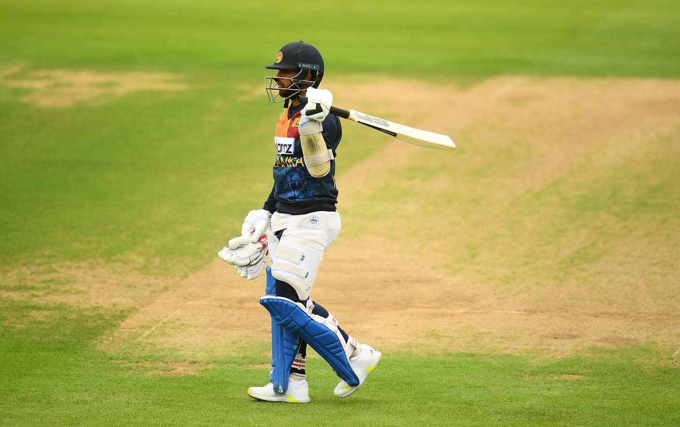 Kusal Mendis weilds a bat at training | ESPNcricinfo.com
