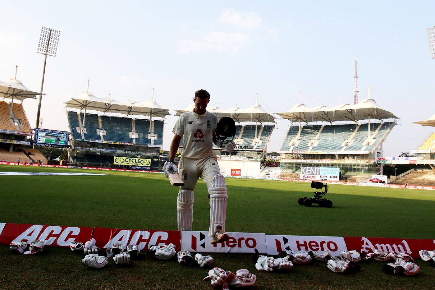 Joe Root finished day one unbeaten on 128 | ESPNcricinfo.com