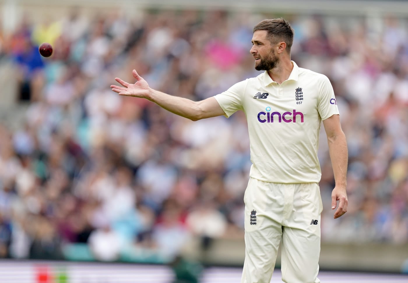 Chris Woakes walks back to his mark | ESPNcricinfo.com