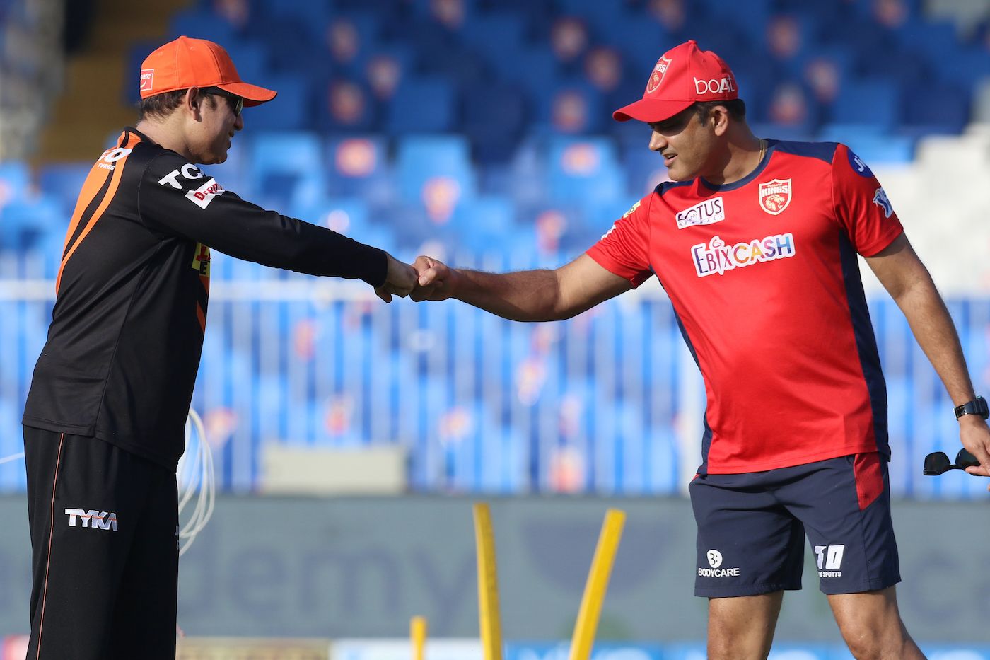 VVS Laxman and Anil Kumble catch up before the match | ESPNcricinfo.com