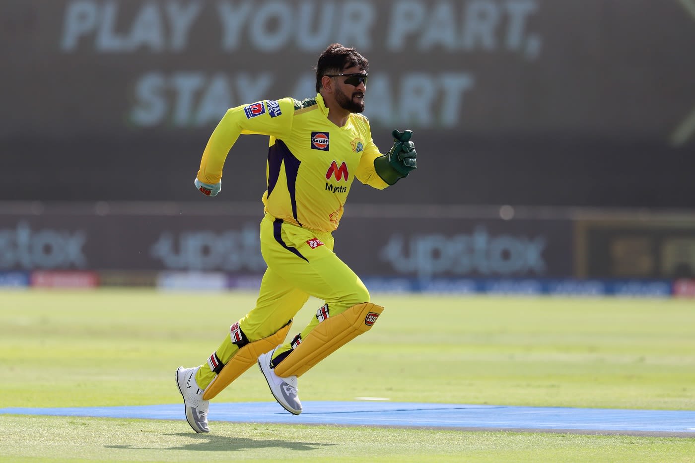MS Dhoni puts in a sprint | ESPNcricinfo.com