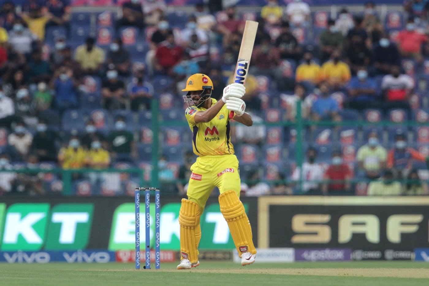 Ruturaj Gaikwad frees his arms | ESPNcricinfo.com