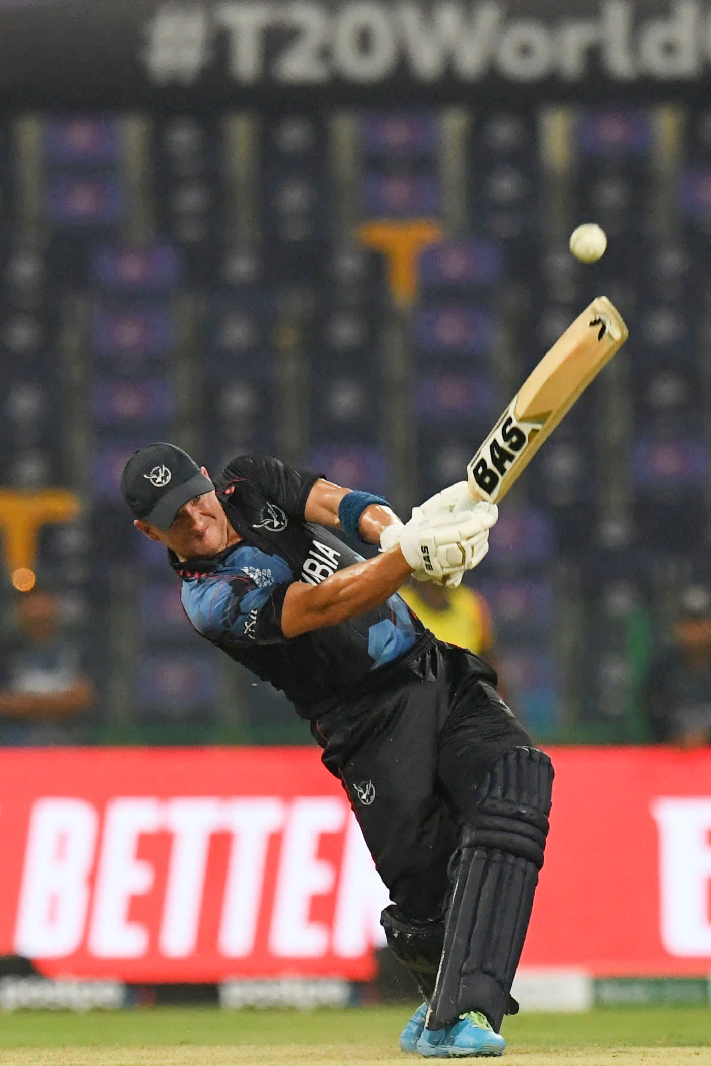 Craig Williams goes aerial | ESPNcricinfo.com