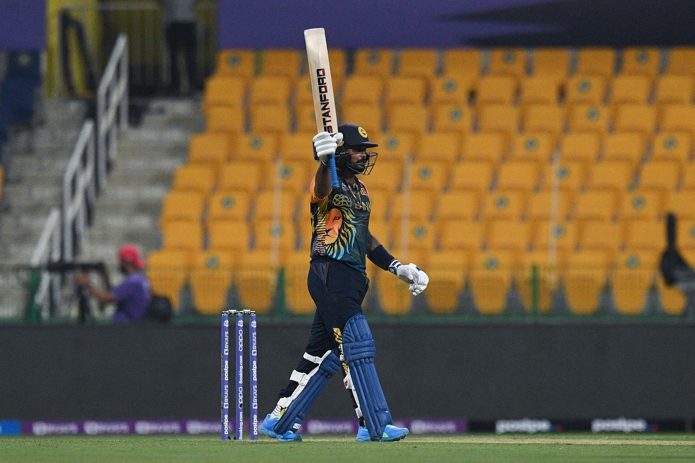 Wanindu Hasaranga reaches his half-century | ESPNcricinfo.com