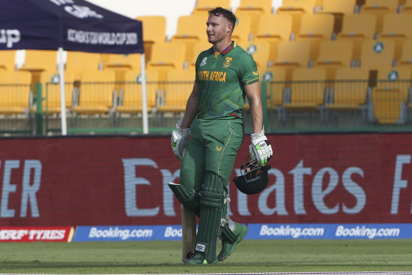 A dejected David Miller walks back after being dismissed | ESPNcricinfo.com