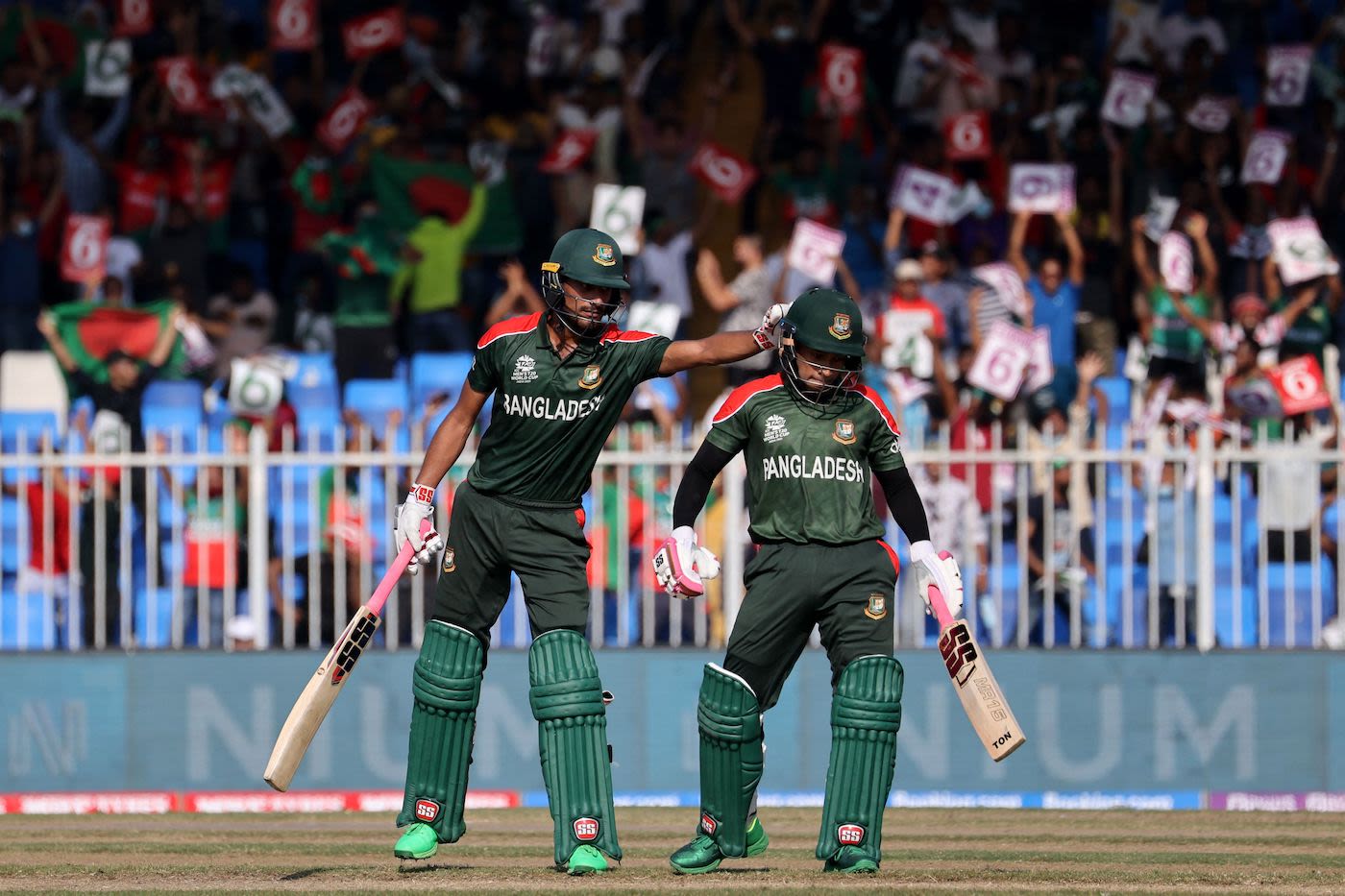 Mohammad Naim and Mushfiqur Rahim put together quick runs ...
