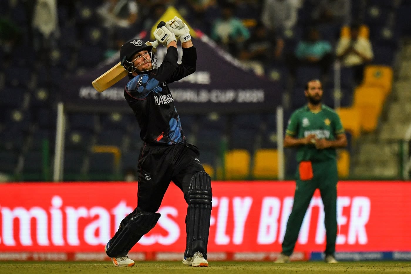 Gerhard Erasmus goes aerial | ESPNcricinfo.com