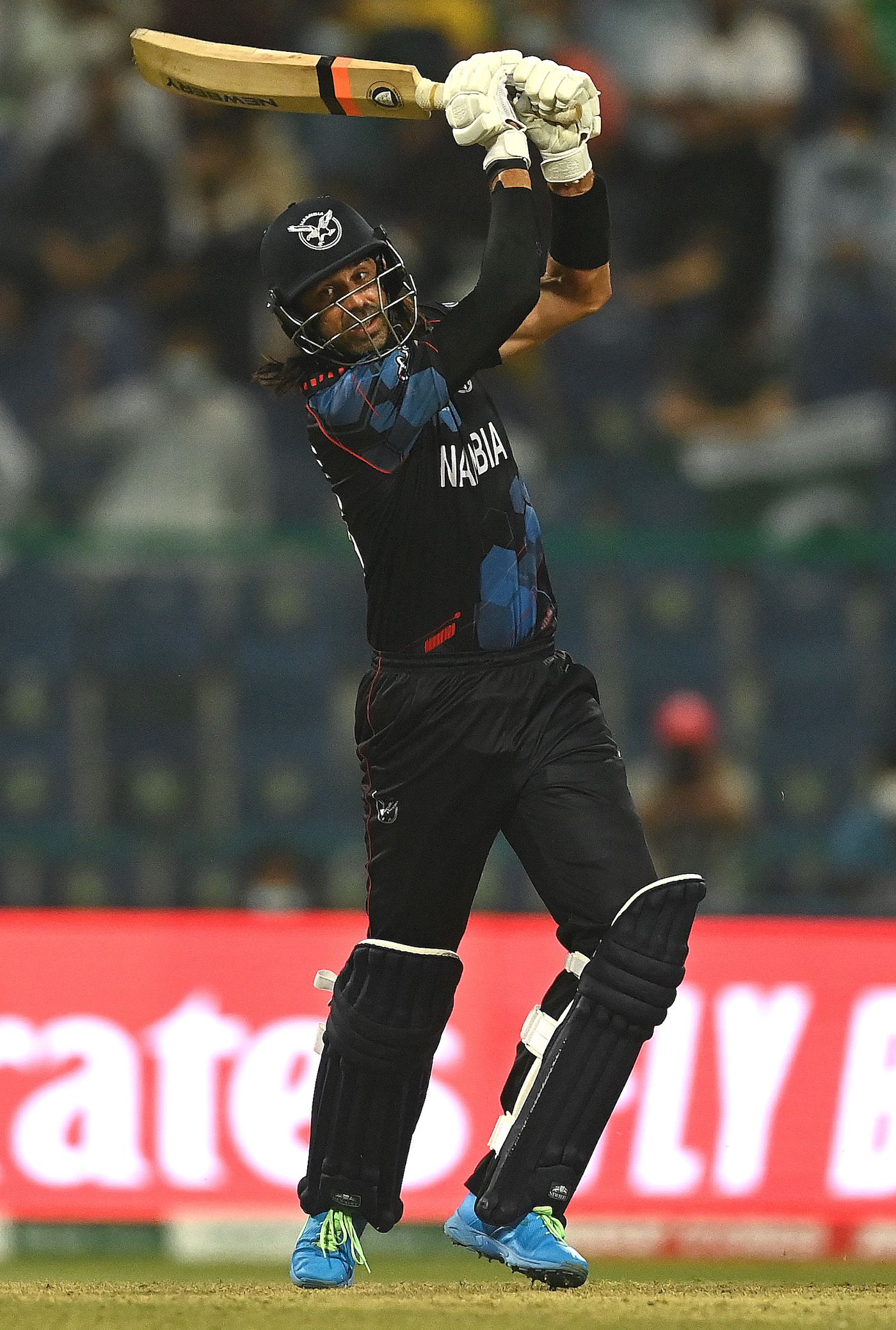 David Wiese swung his bat around for a 31-ball 43* | ESPNcricinfo.com