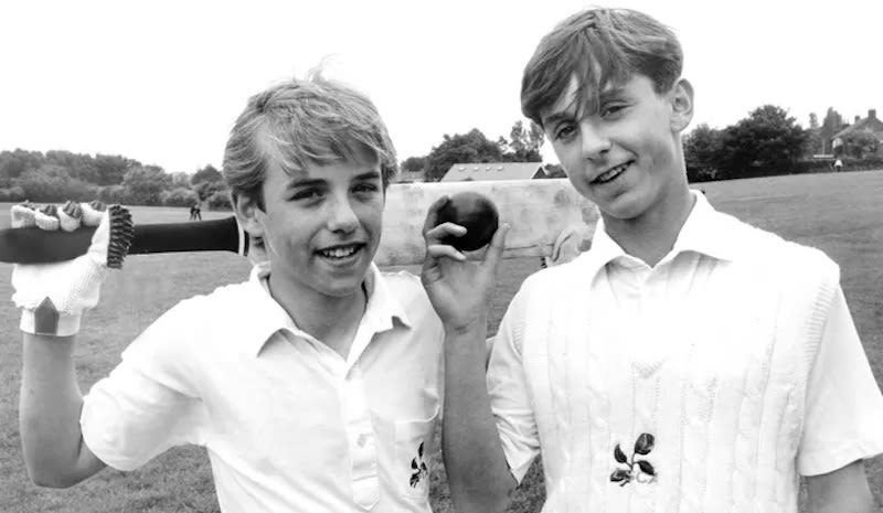 Phil Neville (left) with brother Gary | ESPNcricinfo.com