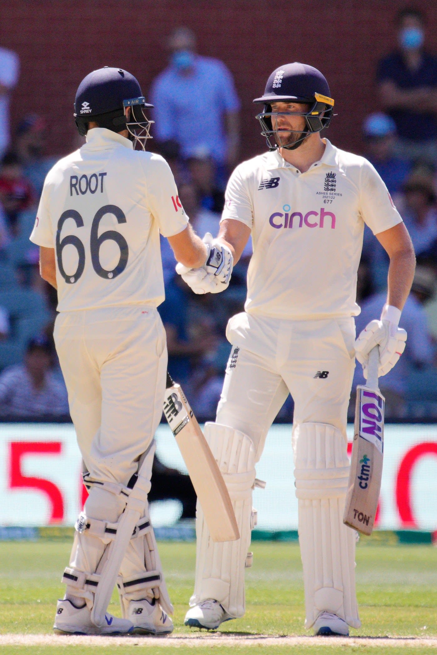 Joe Root congratulates Dawid Malan on his half-century | ESPNcricinfo.com