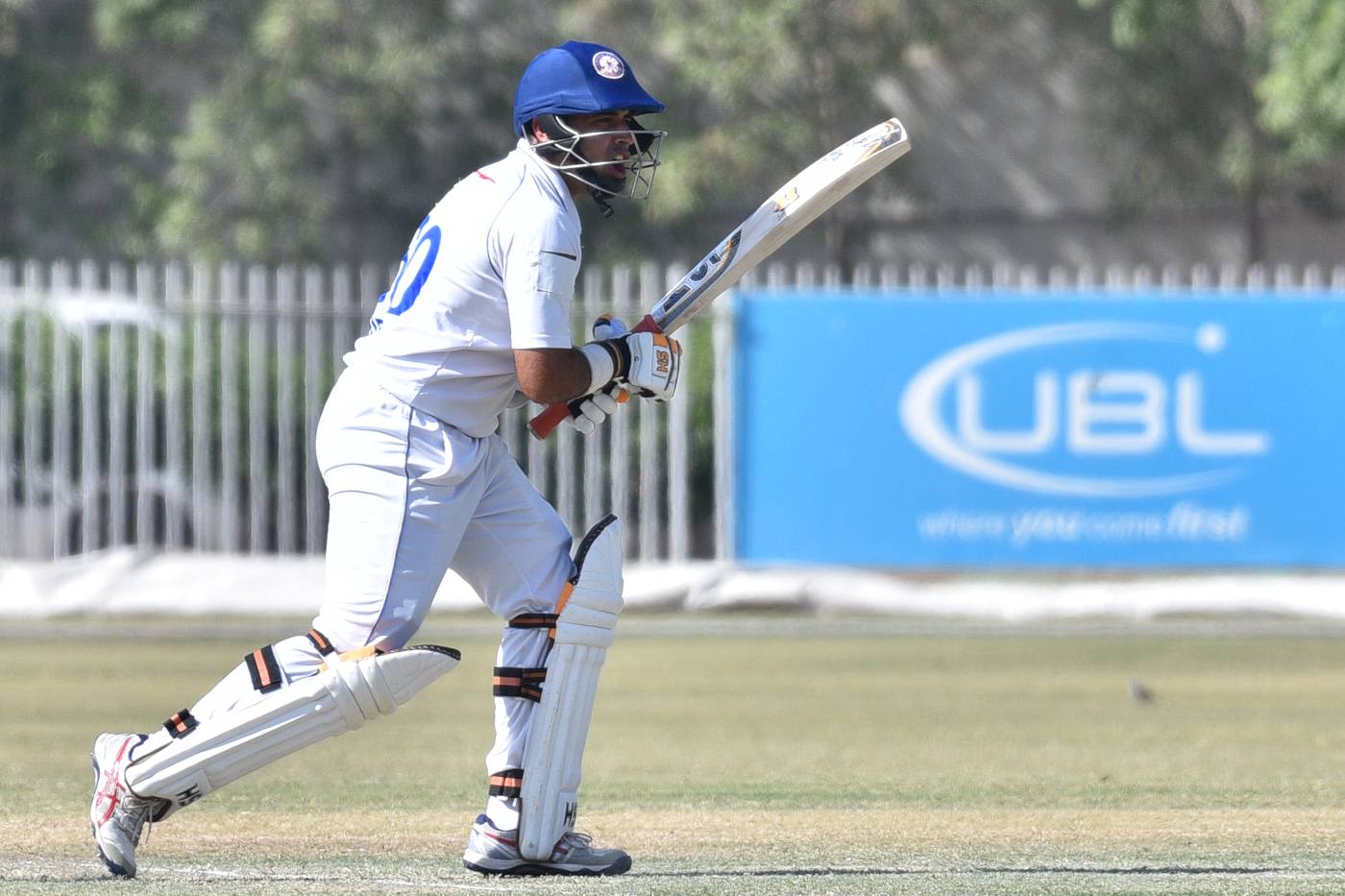 Abid Ali retired hurt on 61 after complaining of shoulder pain ...