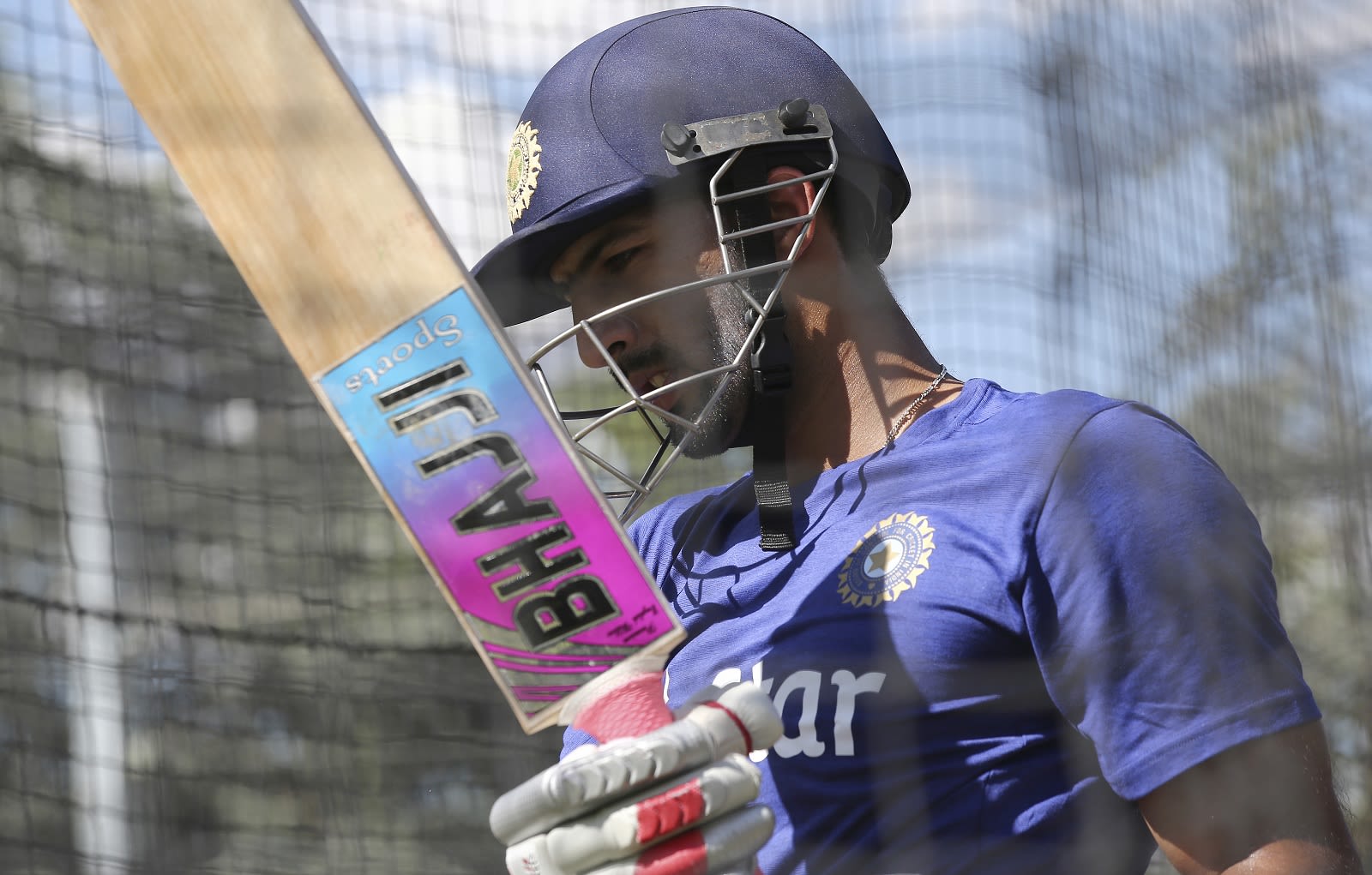 Rishi Dhawan bats in the nets | ESPNcricinfo.com