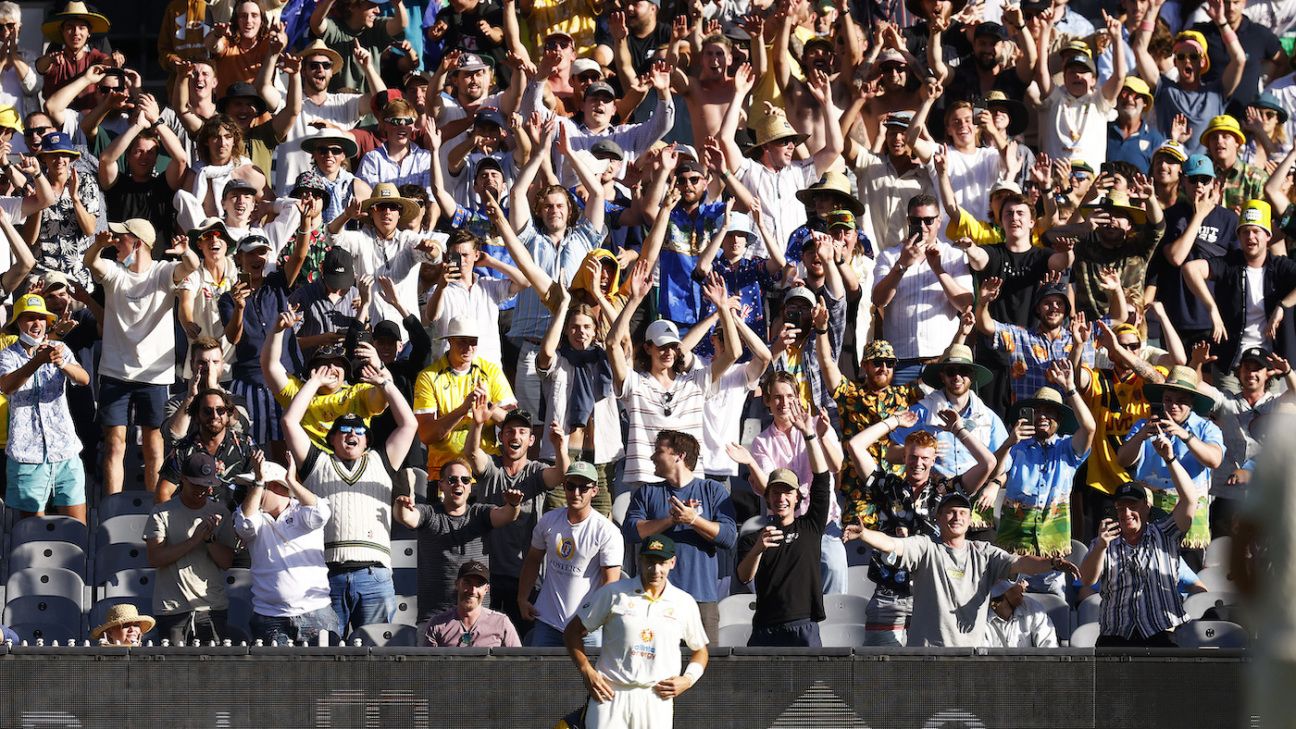 Ashes 3rd Test - Aus vs Eng - Mitchell Starc, Pat Cummins and Scott ...