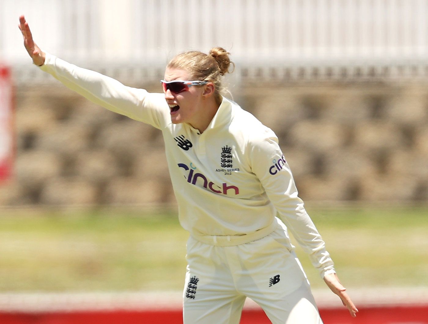 Offspinner Charlie Dean appeals on her Test debut | ESPNcricinfo.com