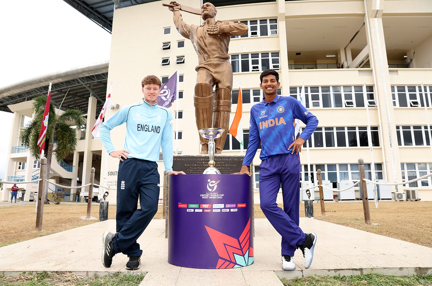 Tom Prest and Yash Dhull pose with the U19 World Cup in front of the ...