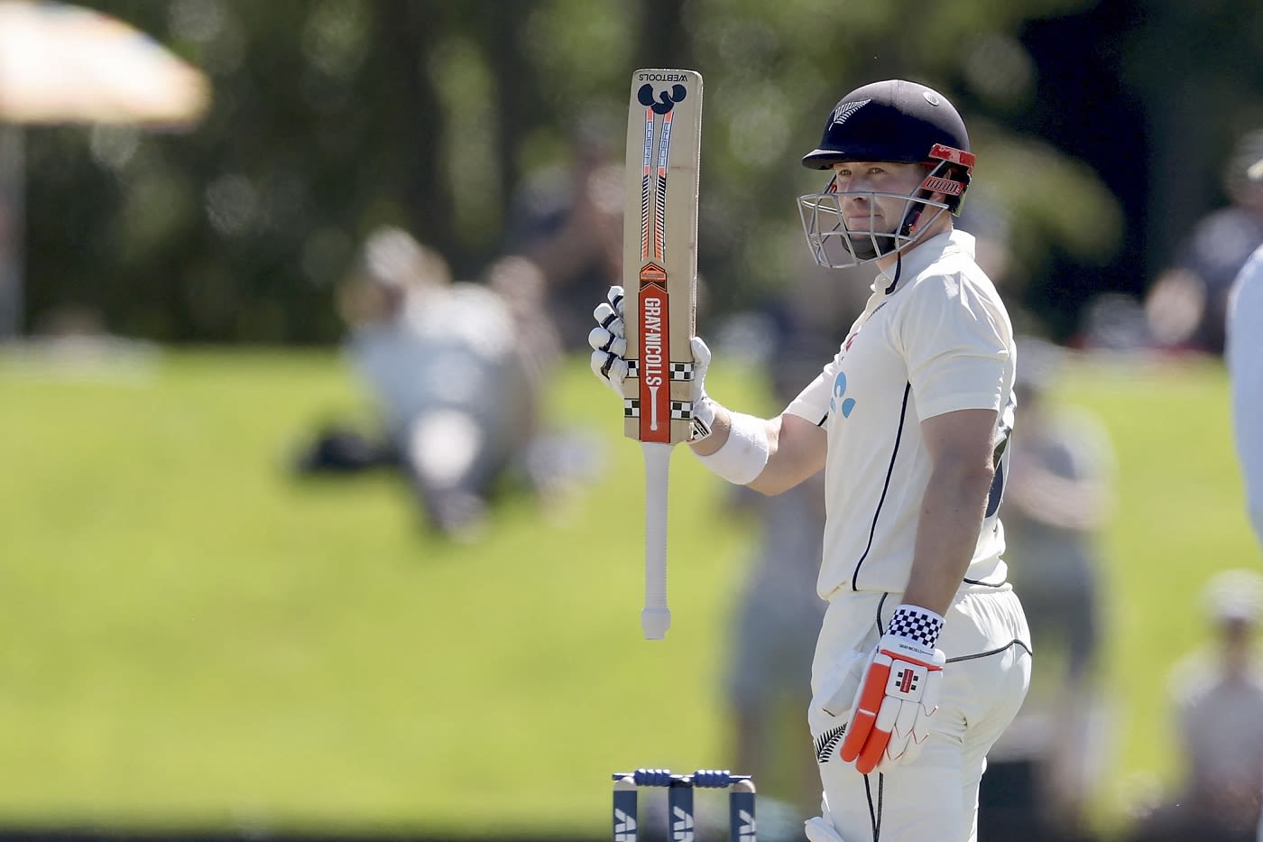 Henry Nicholls celebrates his fifty | ESPNcricinfo.com