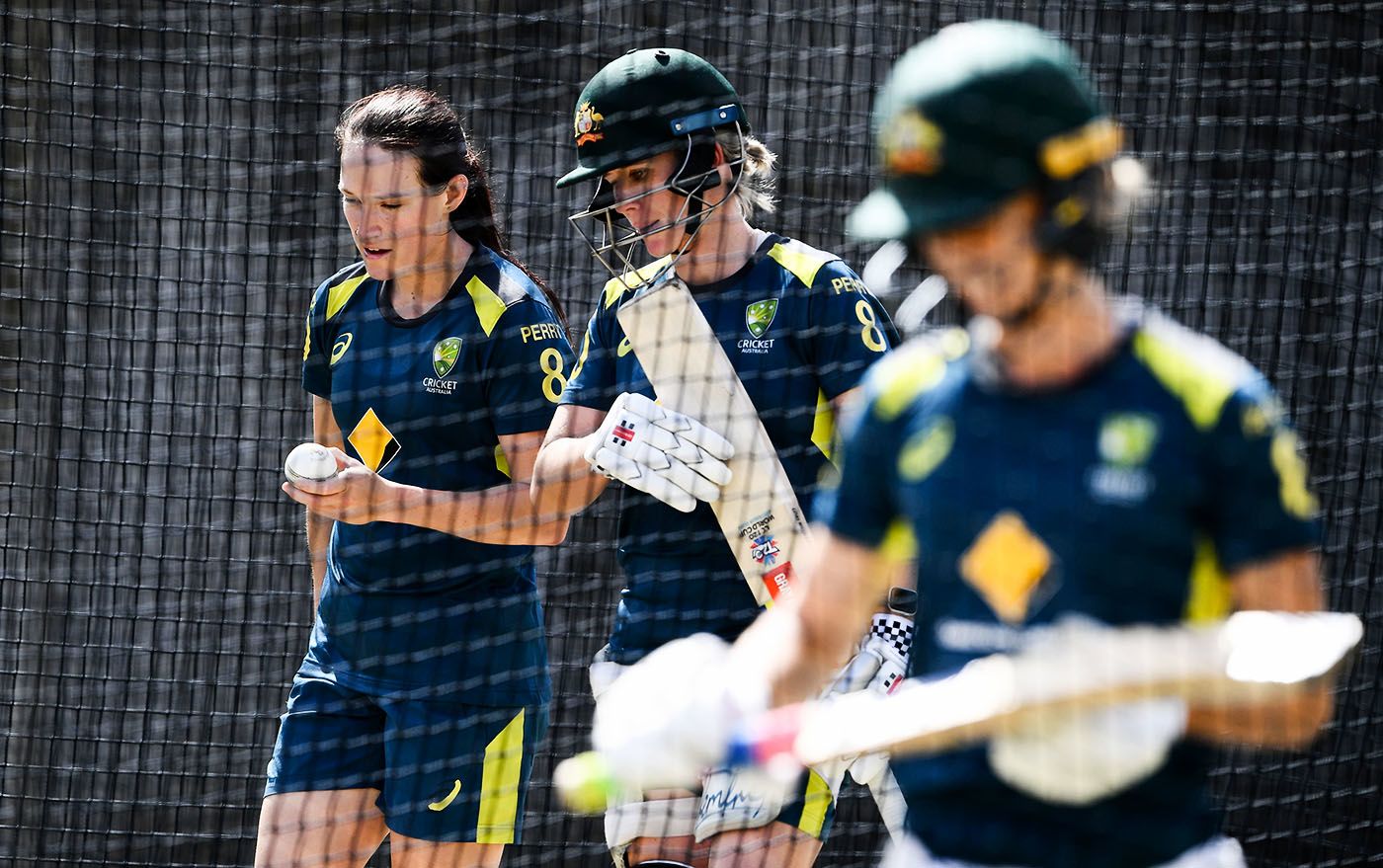 Megan Schutt and Beth Mooney train in the nets | ESPNcricinfo.com