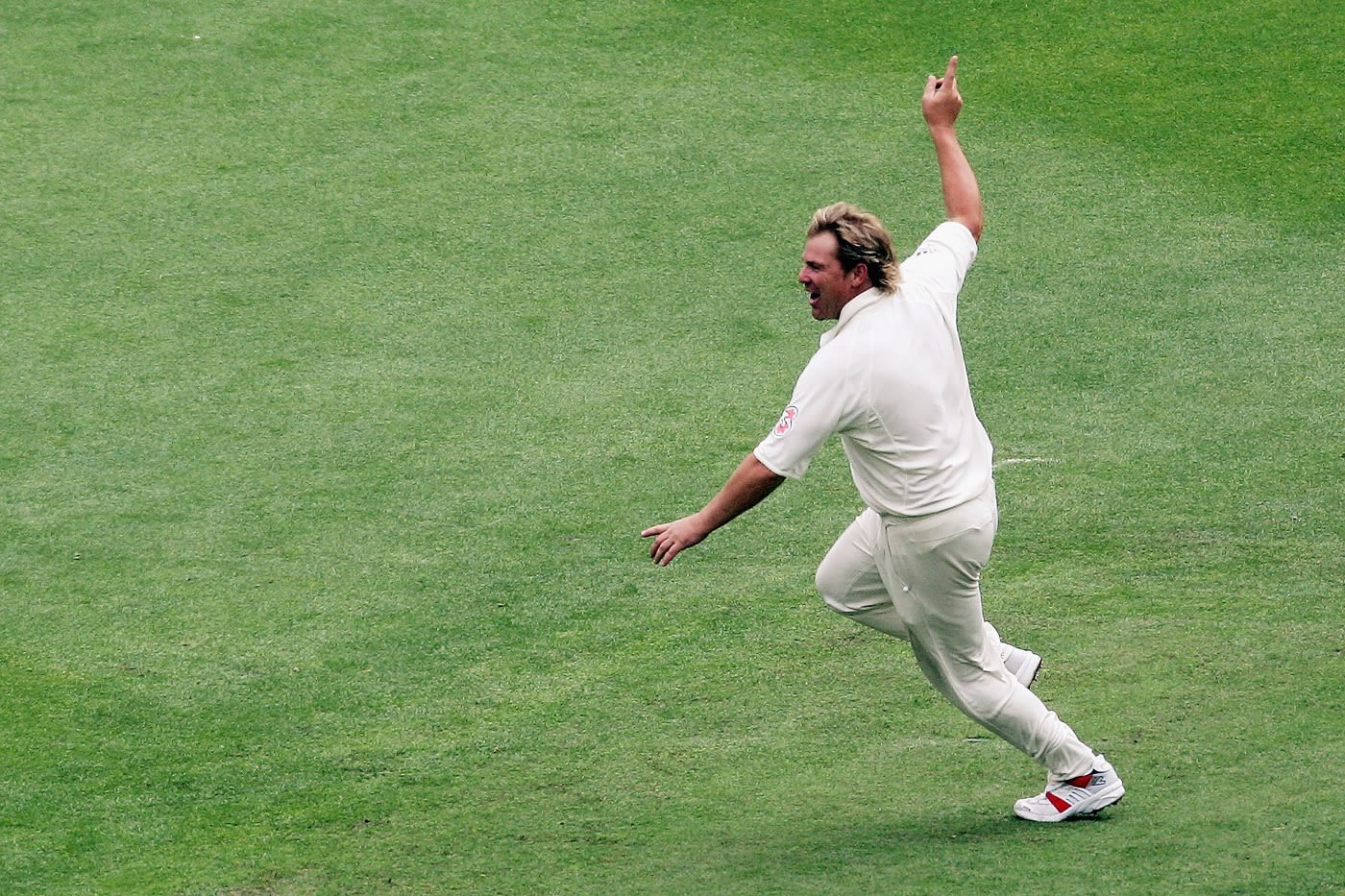 Number 700: Shane Warner celebrates a monumental milestone ...