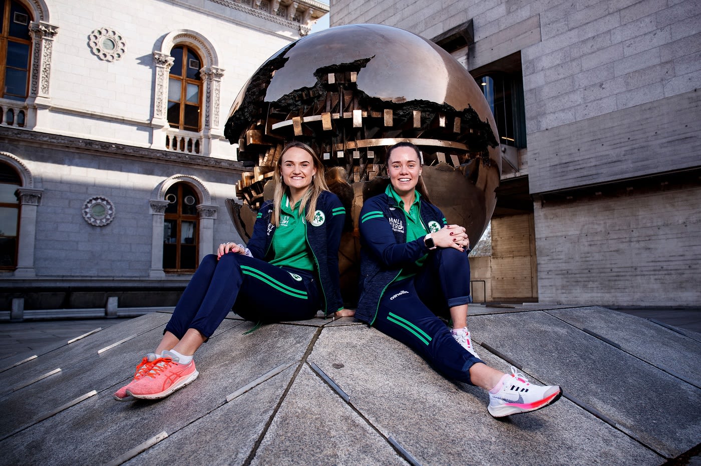 Gaby Lewis and Laura Delany pose together | ESPNcricinfo.com