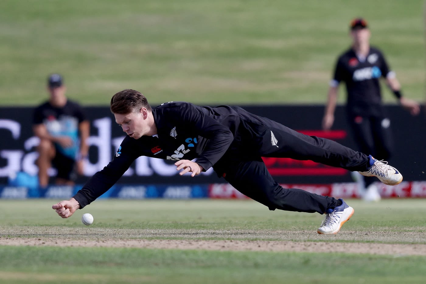 Debutant Michael Bracewell dives to stop the ball | ESPNcricinfo.com