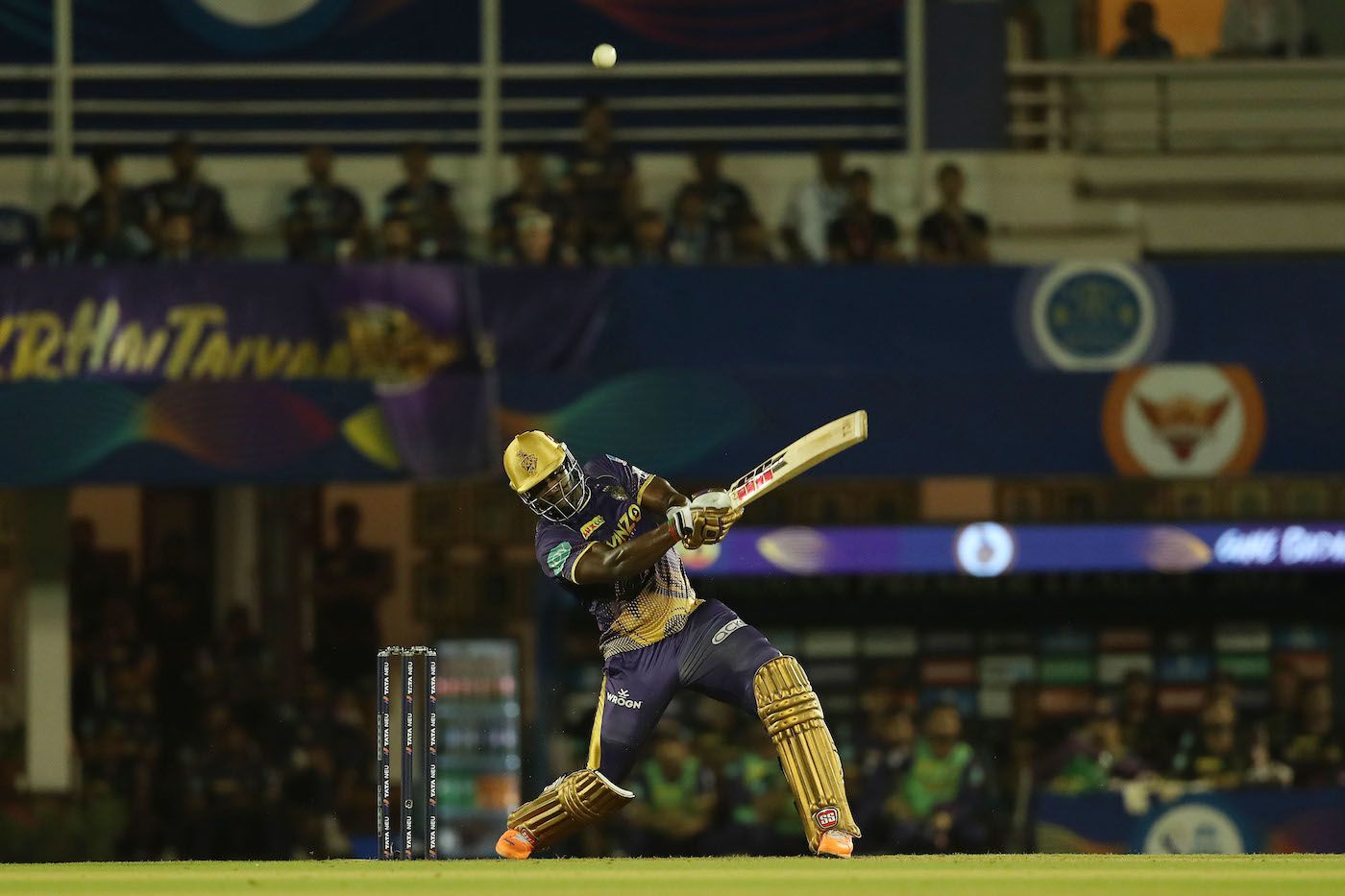 Andre Russell led the Knight Riders dash at the death | ESPNcricinfo.com