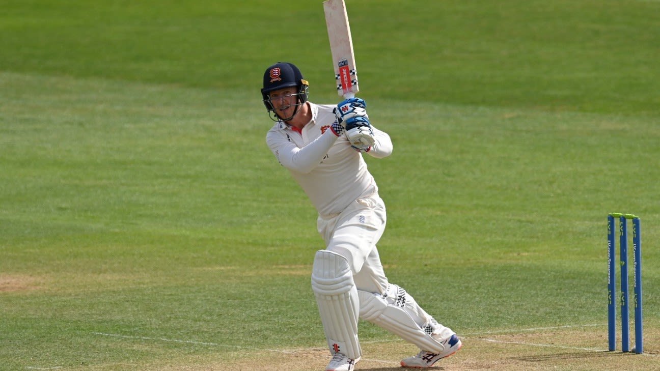 Rothesay County Championship - Simon Harmer rescues Essex with the bat ...