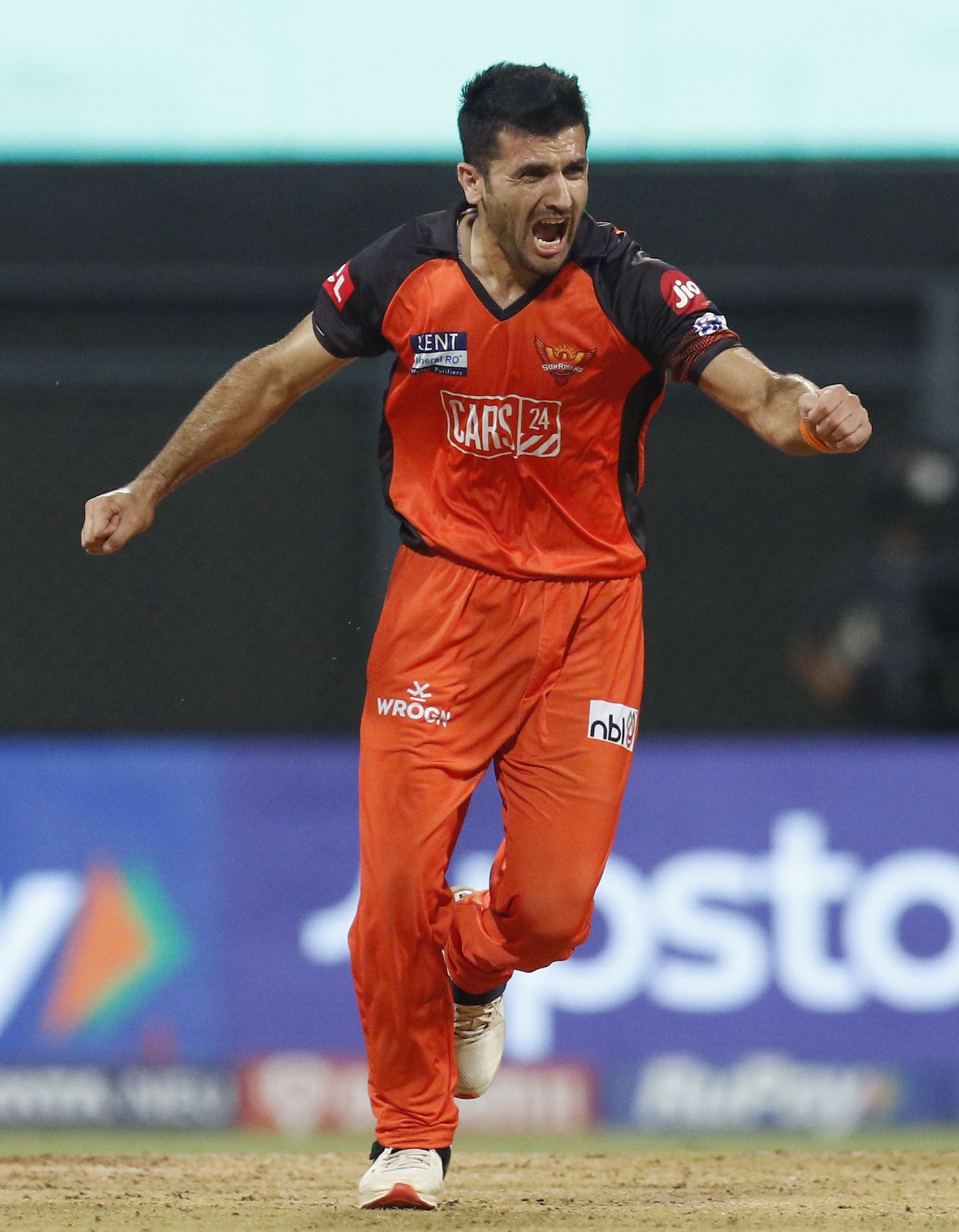 Fazalhaq Farooqi struck first for Sunrisers, sending back Jonny ...