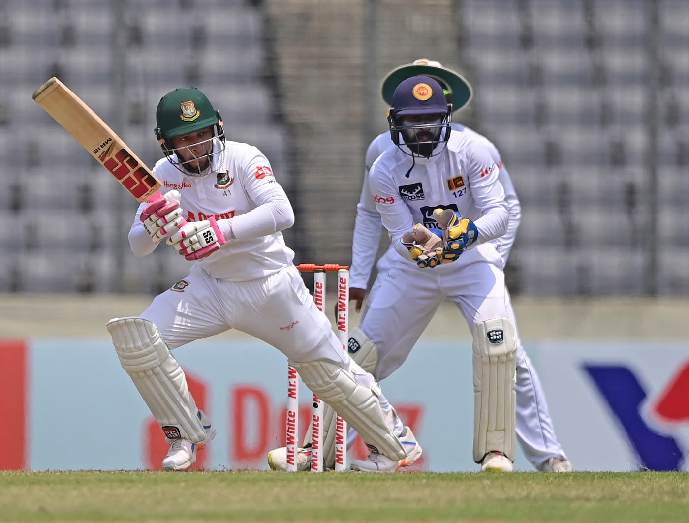 Mushfiqur Rahim continued his good run from the previous Test ...