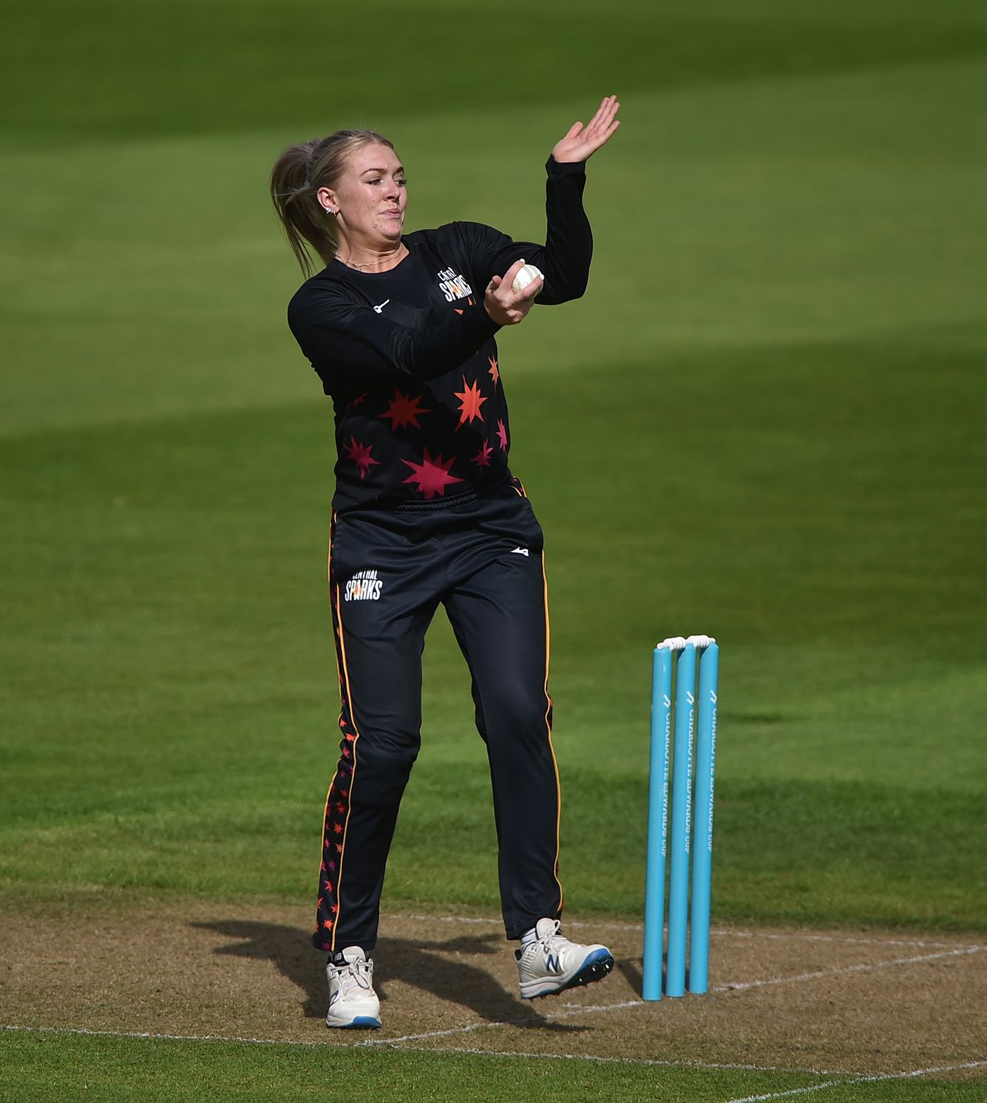 Sarah Glenn in her delivery stride | ESPNcricinfo.com