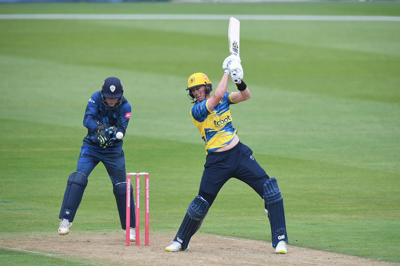 Adam Hose makes room to throw the bat | ESPNcricinfo.com