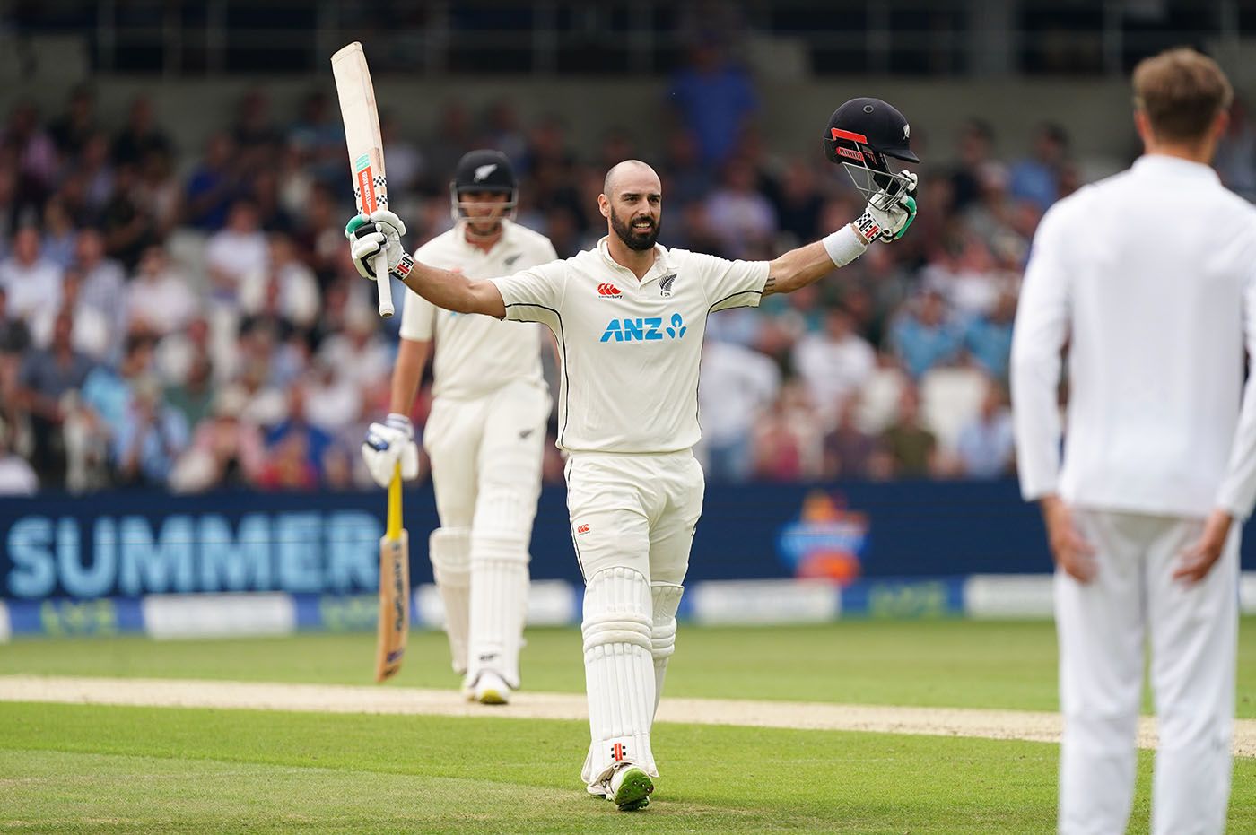 Daryl Mitchell celebrates his century | ESPNcricinfo.com