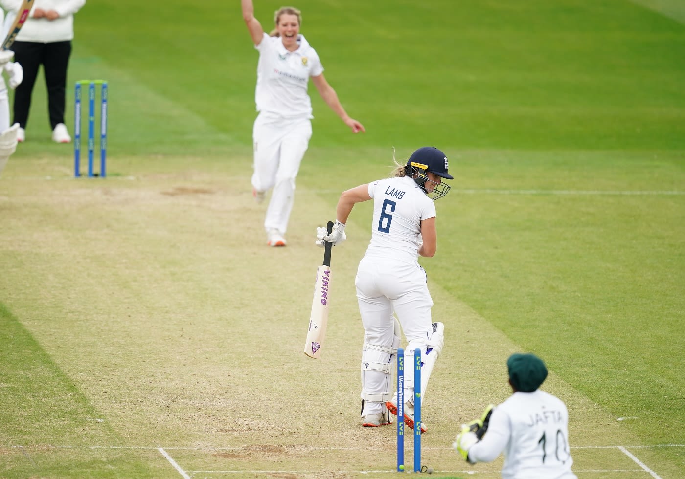 Anneke Bosch bowled a peach to dismiss Emma Lamb | ESPNcricinfo.com