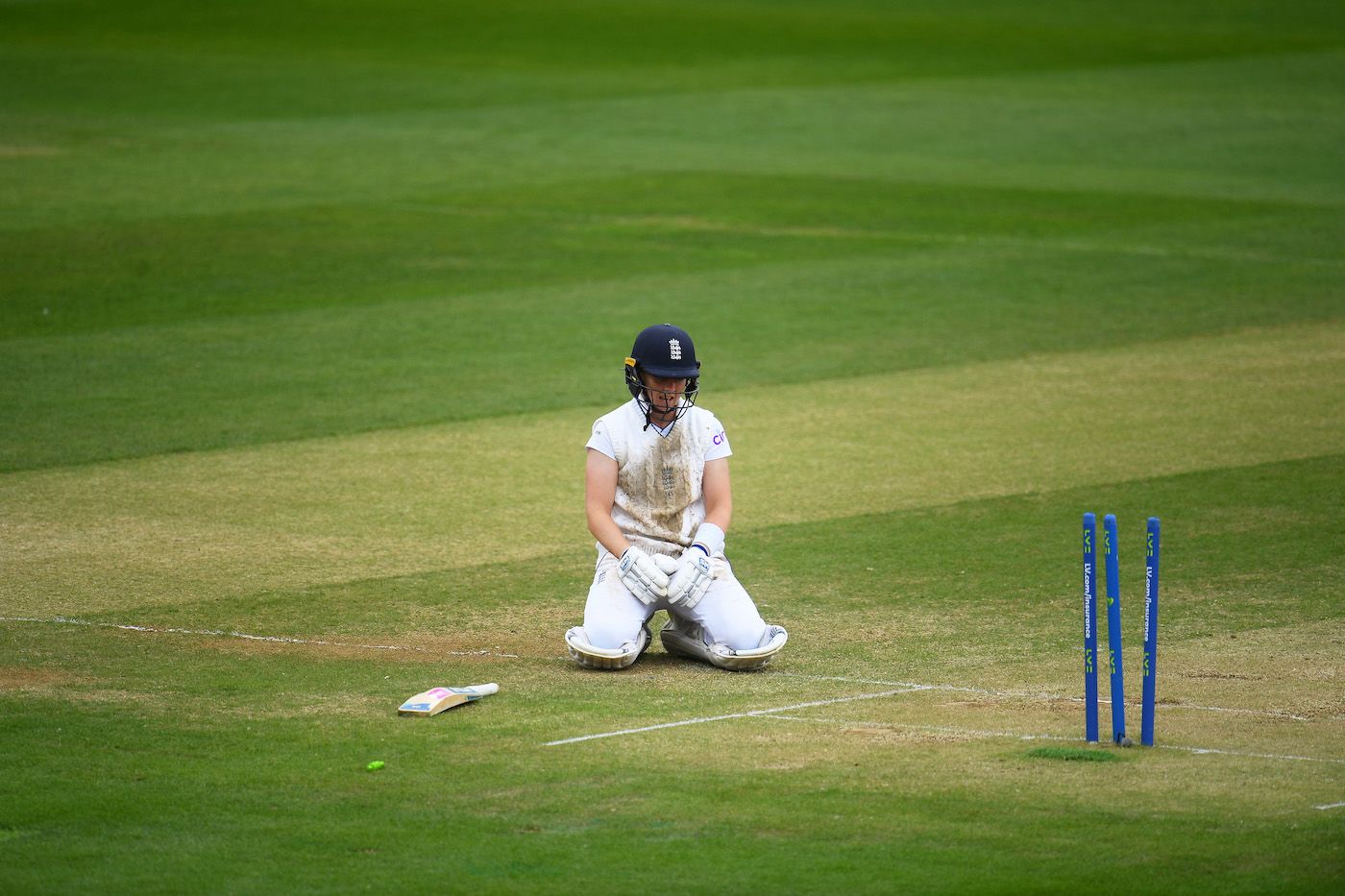 A dejected Heather Knight after she fell short | ESPNcricinfo.com