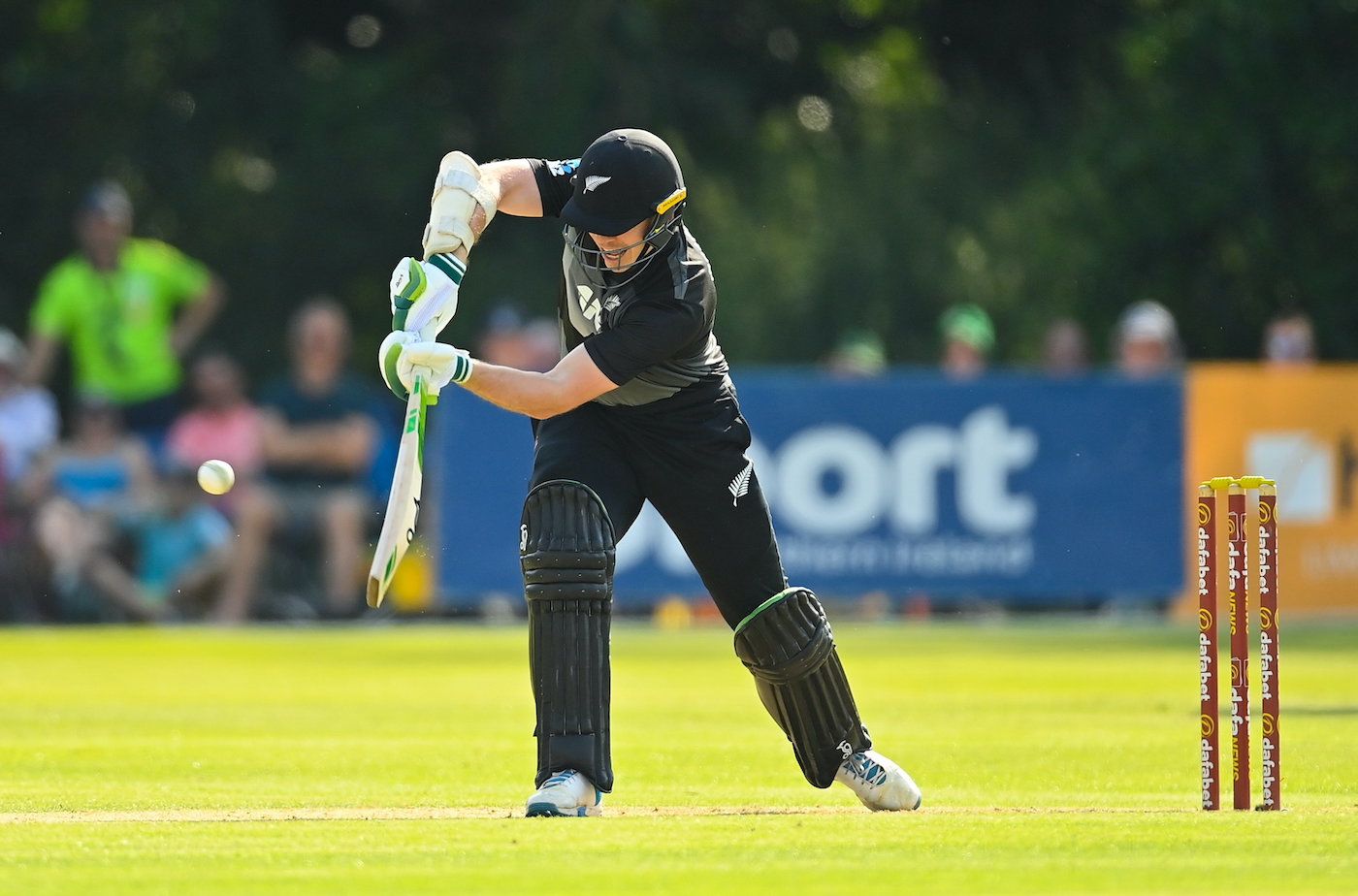 Michael Bracewell joined hands with Glenn Phillips to take New Zealand ...