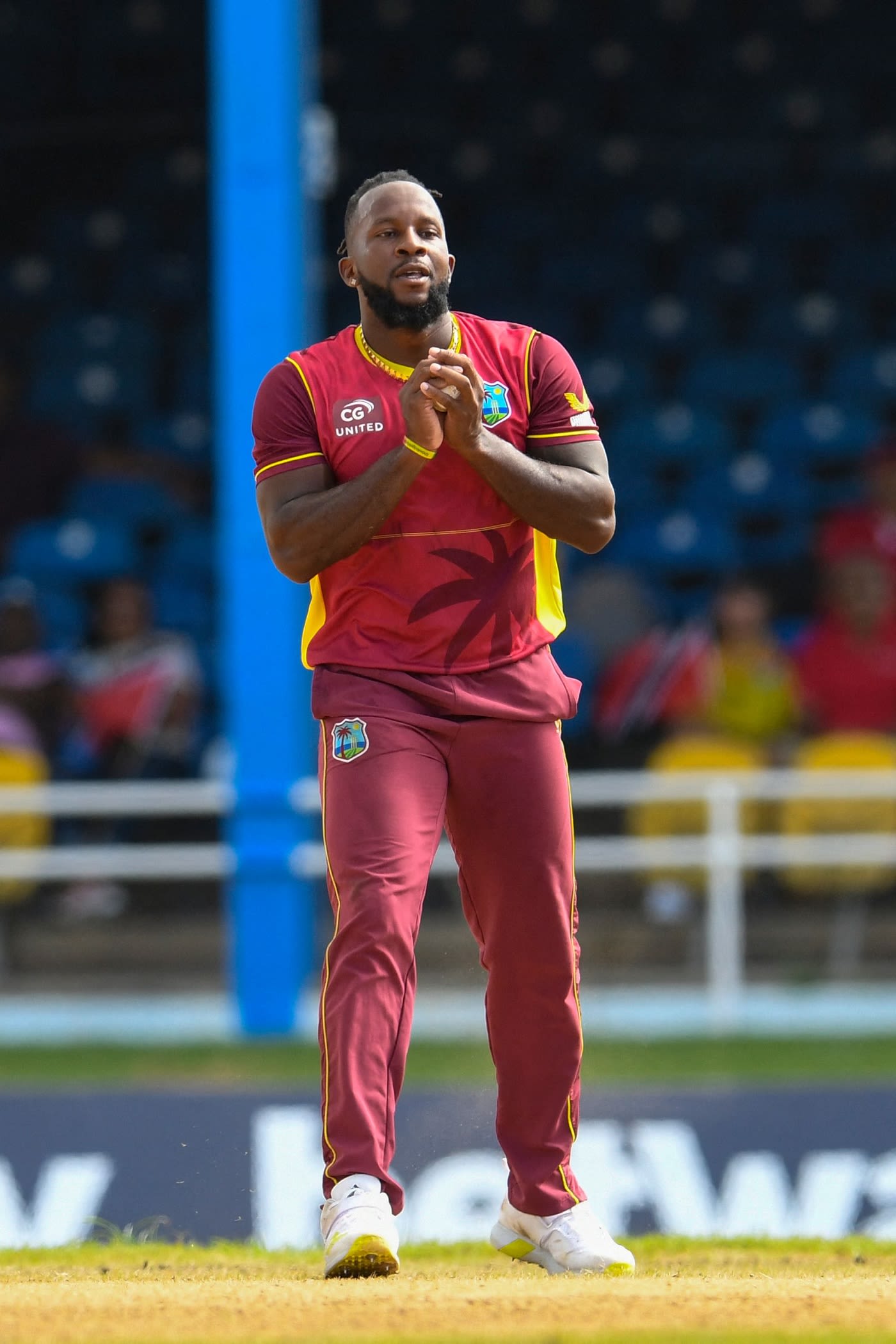 Kyle Mayers took a return catch to dismiss Shubman Gill | ESPNcricinfo.com