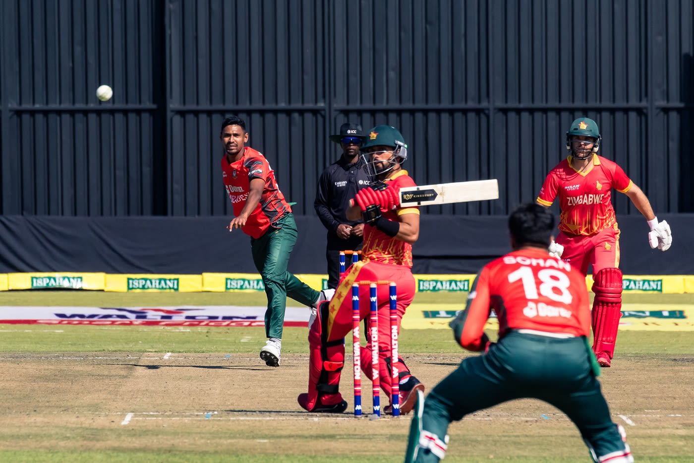 Sikandar Raza swivels to pull | ESPNcricinfo.com