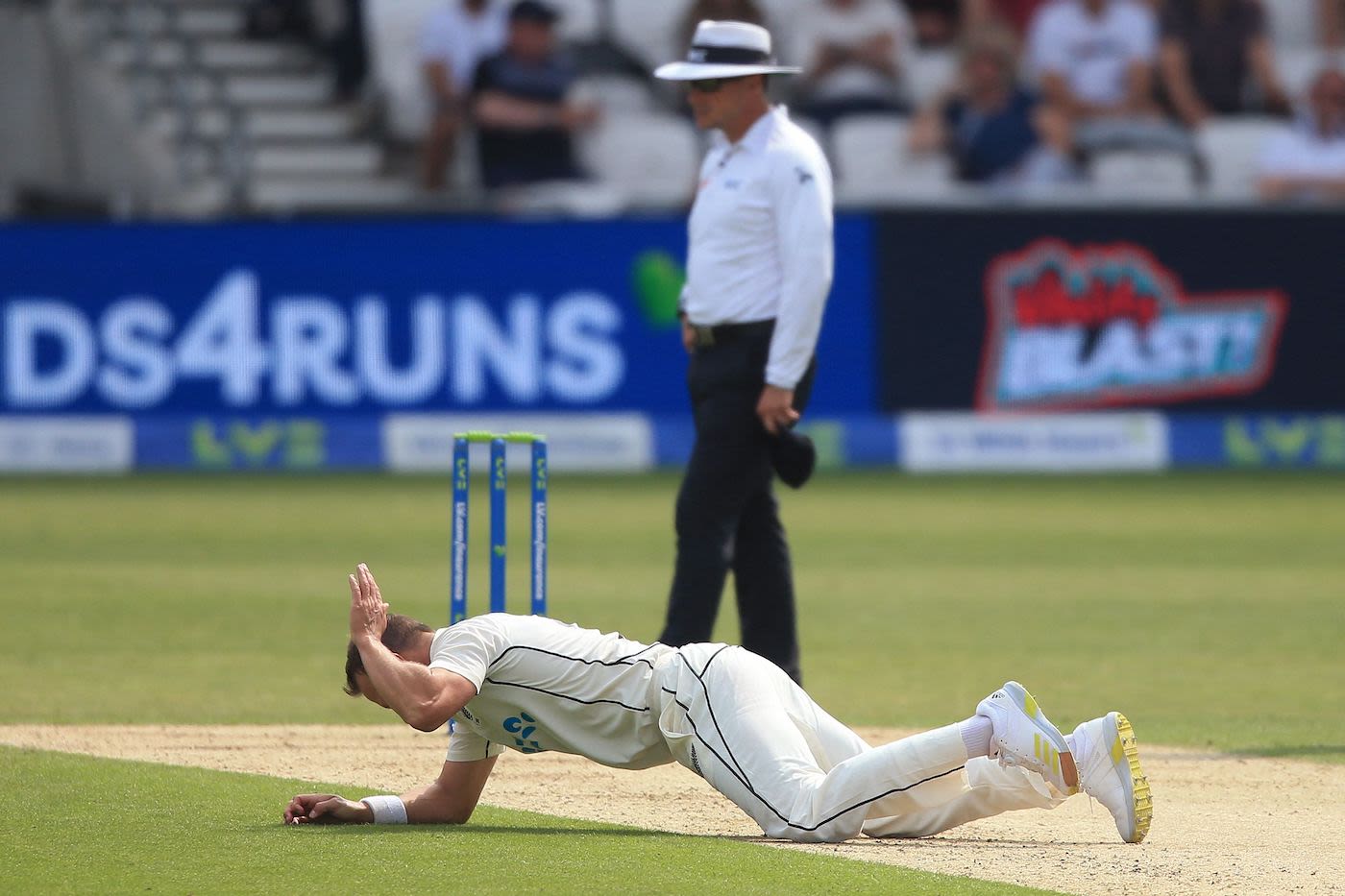 Neil Wagner slaps the ground | ESPNcricinfo.com