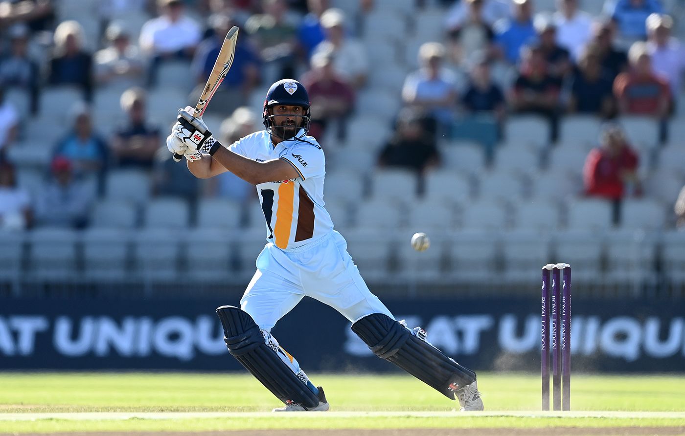 Shan Masood played a lone hand in the chase | ESPNcricinfo.com